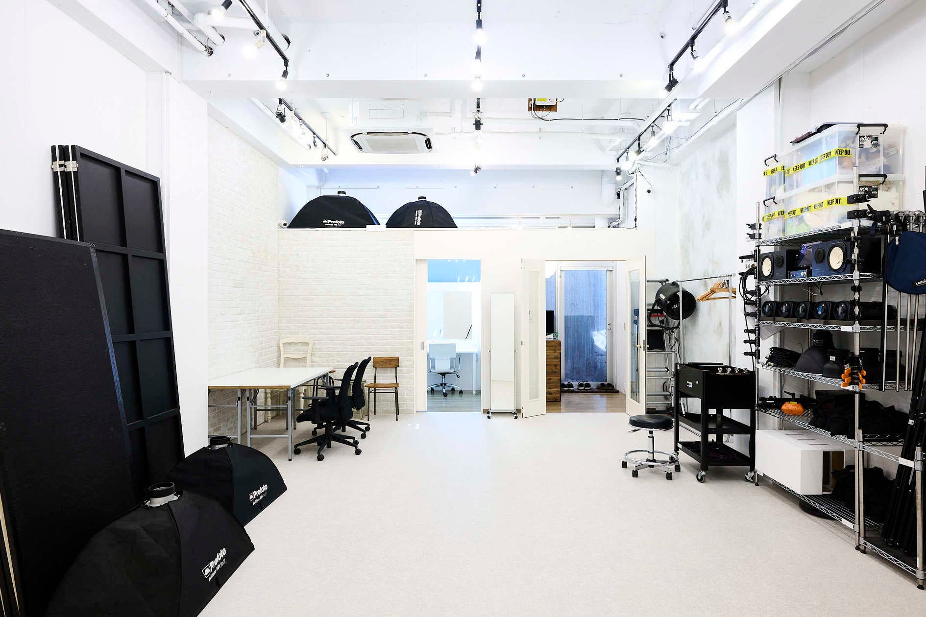 スタジオBIANCA表参道｜撮影スタジオ｜人物撮影｜モデル撮影｜商品撮影｜物撮り｜撮影会｜コスプレ｜白ホリ｜背景紙｜機材費無料の写真4