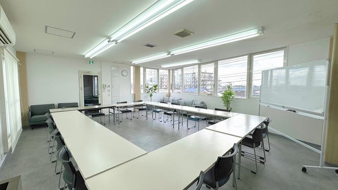 最大40名ぐらいまでご利用可能です!研修・セミナー・会議・商談などでご利用いただけます!駐車場最大3台有!(無料)の写真8