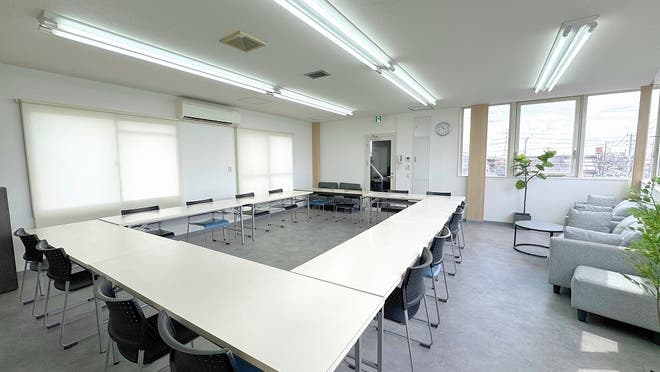 最大40名ぐらいまでご利用可能です!研修・セミナー・会議・商談などでご利用いただけます!駐車場最大3台有!(無料)の写真9