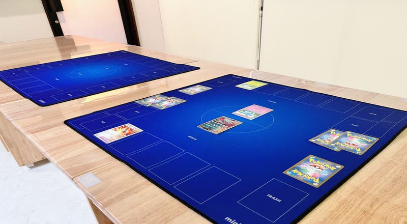 アズ04＿秋葉原🌈完全個室/プレイマット有💫カードゲームに最適！65型モニター📺持ち寄りパーティー🎉