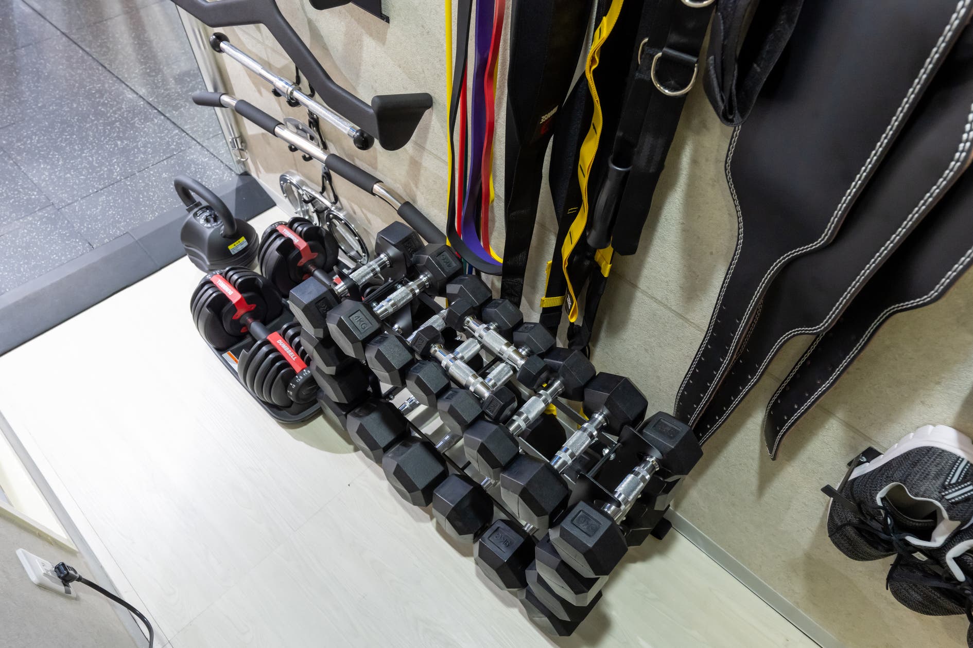 【新宿駅2分】D5出口10秒｜超駅近🚶｜地域最安｜高性能設備｜備品多数｜清潔感✨｜毎日清掃🧹｜レンタルジムの写真10