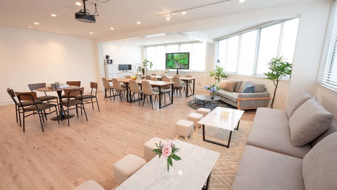 【秋葉原駅から5分】最大150㌅投影可・65㌅ディスプレイ/24時間・着席35名/超広い/パーティ・歓送迎会の写真5