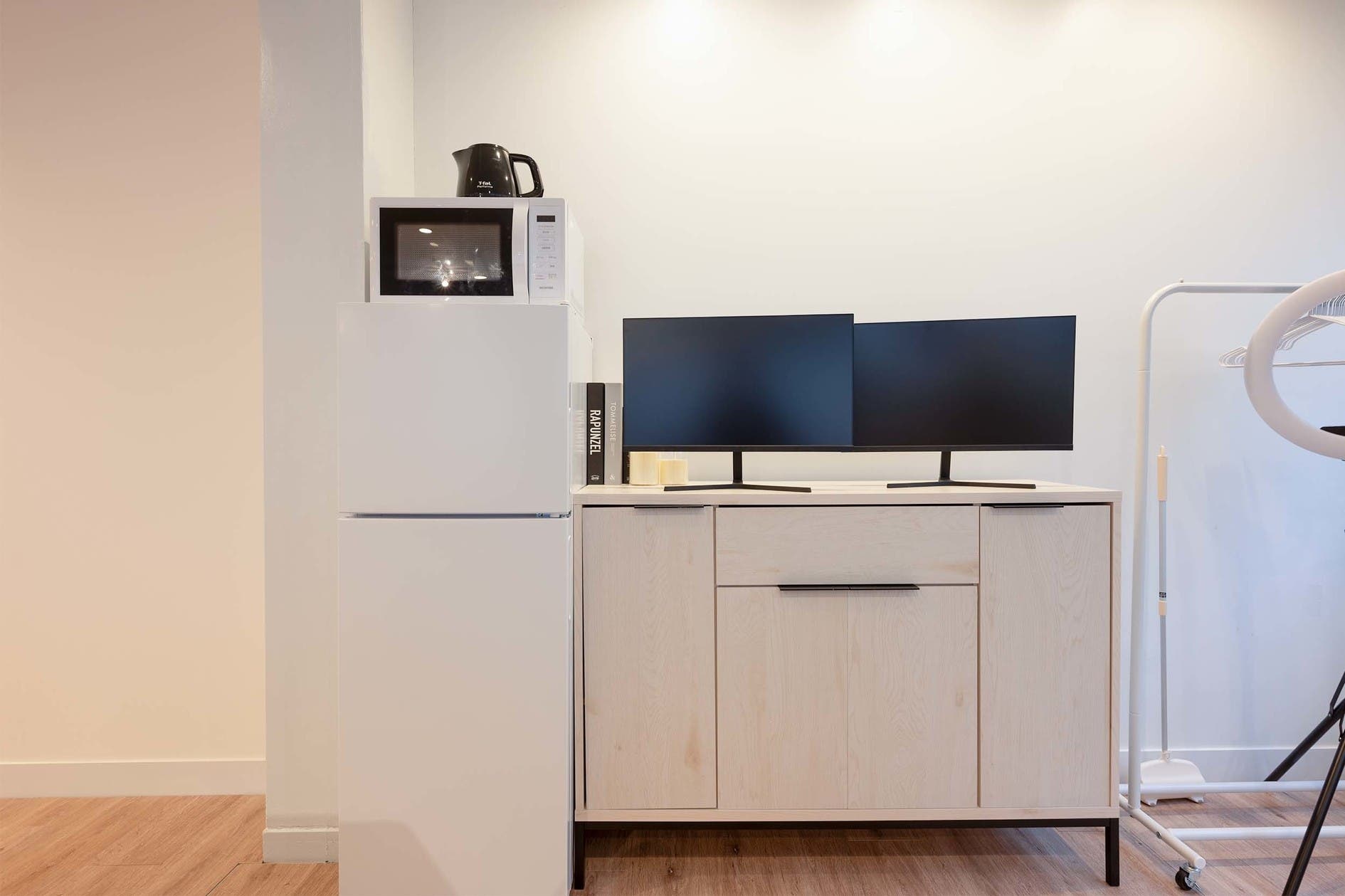 【秋葉原駅から5分】最大150㌅投影可・65㌅ディスプレイ/24時間・着席35名/超広い/パーティ・歓送迎会の写真18