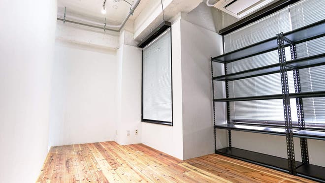 JR「川崎」駅から徒歩10分|白ホリと黒背景が使える無料機材が豊富に揃った格安レンタル撮影スタジオの写真13