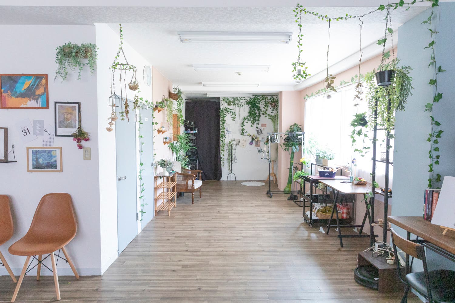 プチリニューアル。控室あり。自然光がたっぷり入る使いやすいシンプルな撮影スタジオ。の写真15