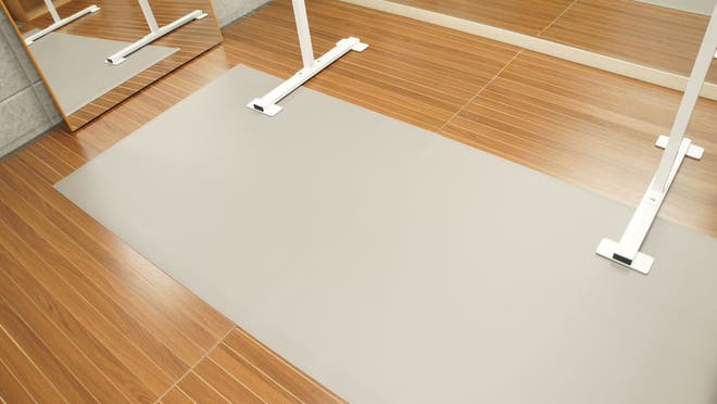 Cスタジオ/ダンスや楽器の個人練習に最適♪ 大型鏡に防音仕様の個室空間はスピーカーやモニターが使い放題!!の写真16