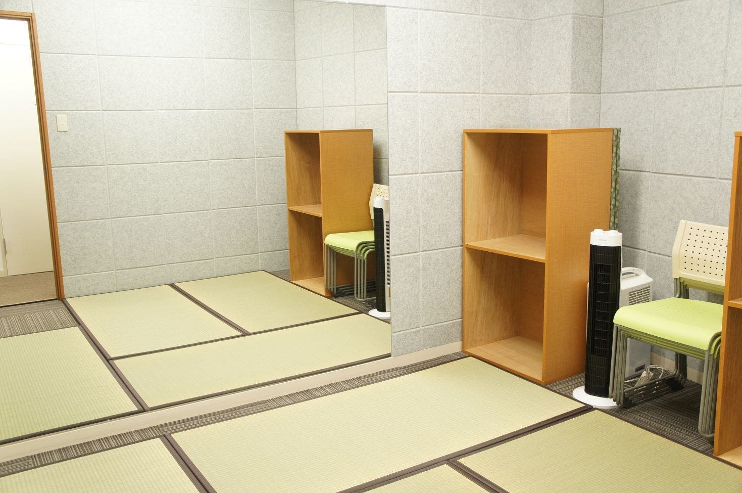 Cスタジオ／ダンスや楽器の個人練習に最適♪ 大型鏡に防音仕様の個室空間はスピーカーやモニターが使い放題!!の写真17