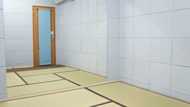 Aスタジオ/リノリウム床仕様でバレエの個人練習に最適♪ 大型鏡に防音仕様で各種ダンスにスピーカーが使い放題!!の写真8