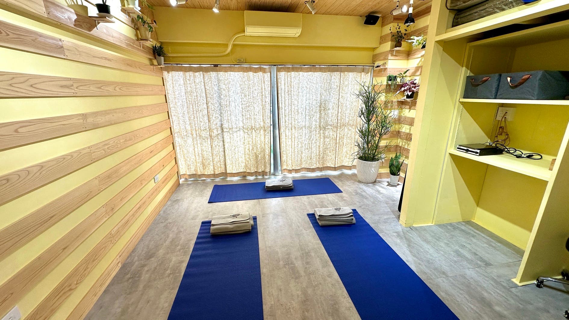 ヨガ利用時のアーサナ用ブランケット（無料）の画像1