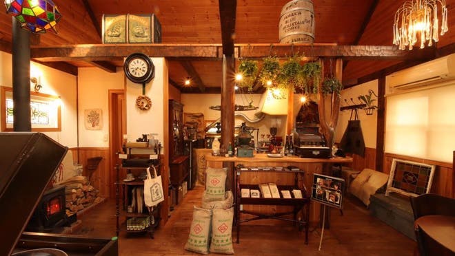 ≪福生駅 / 駐車場あり≫ 店主こだわりのアンティーク家具に囲まれた異空間 ▪️2024.11 startの写真1