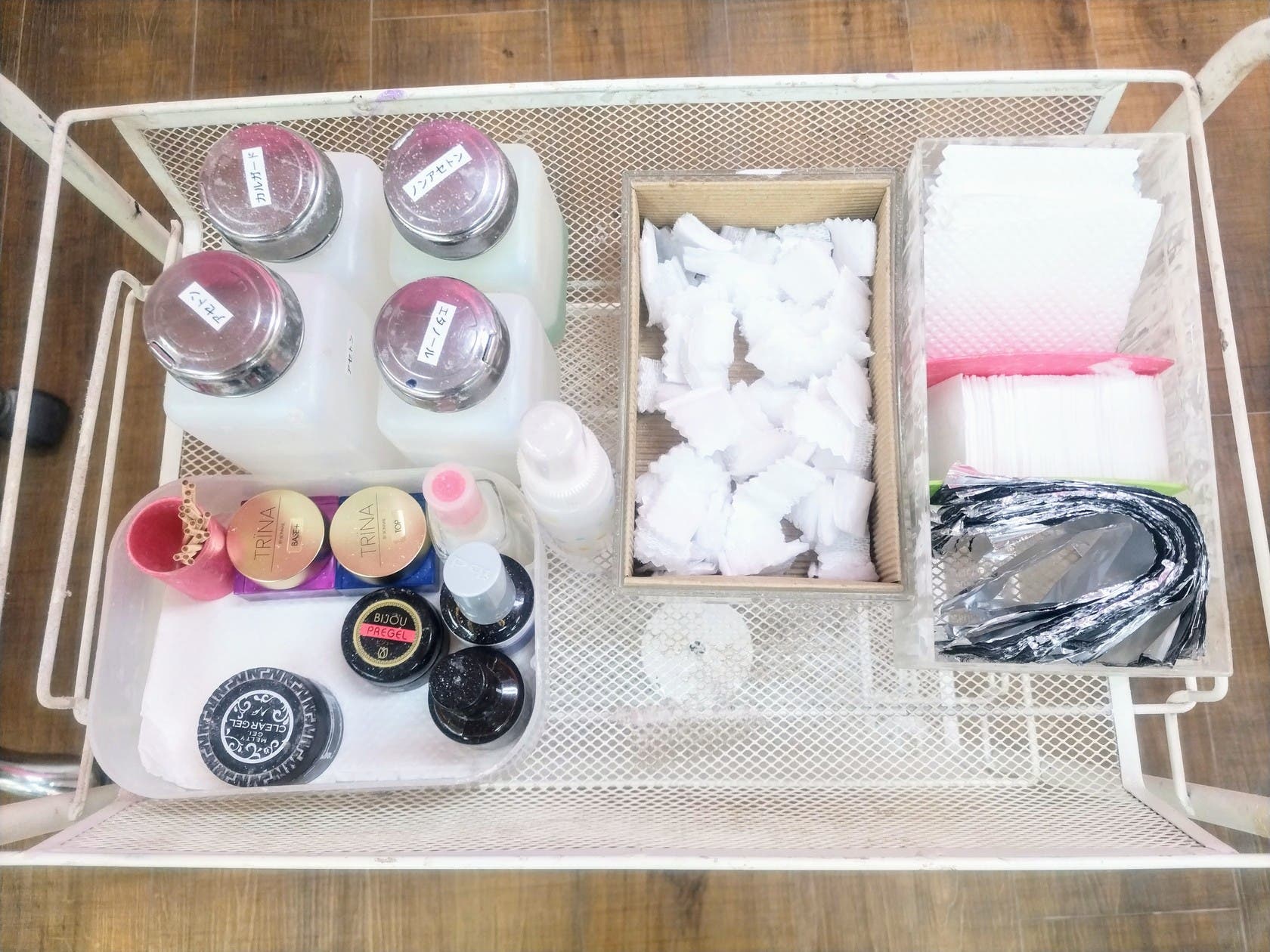 新宿駅徒歩5分☆ネイル材料·機材完備☆手ぶらで利用できるシェアサロン♪セルフネイルも◎当日予約OK！まつ毛もご相談可！の写真4