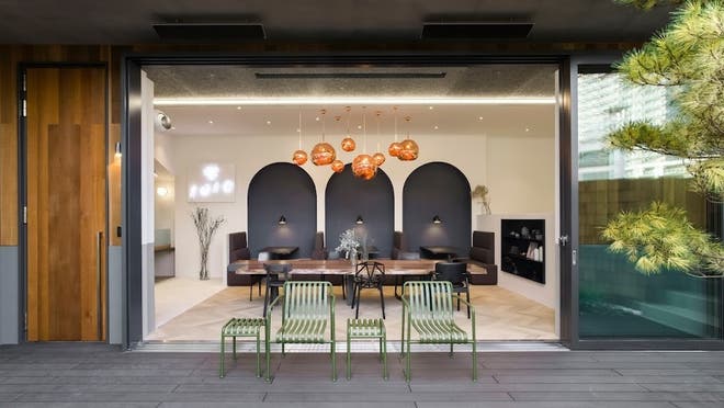 【牛込神楽坂駅徒歩3分】シェアオフィス内の会議室 <MAXHUBミーティングボード/1Fコーヒースタンド併設>(会議利用)の写真3