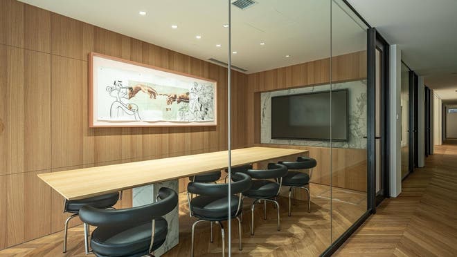 【中目黒スタバすぐ】モダンなシェアオフィス内の会議室 <現代アート・デザイナーズ家具> VIP・商談に!(会議利用限定)の写真2