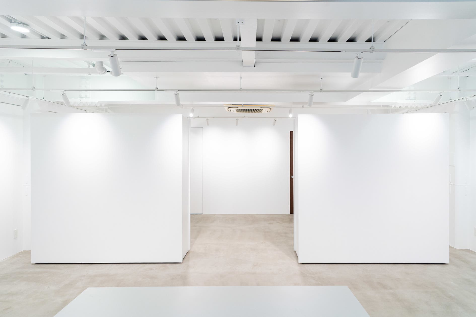 作品展示やPOPUP、撮影スペースとしても使えるレンタルスペース！の写真5