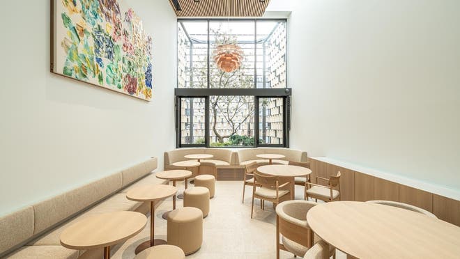 【中目黒スタバ・中の橋すぐ】天高・自然光◎ 対談やカフェ・バーなどの撮影、プレス発表会に最適!の写真3