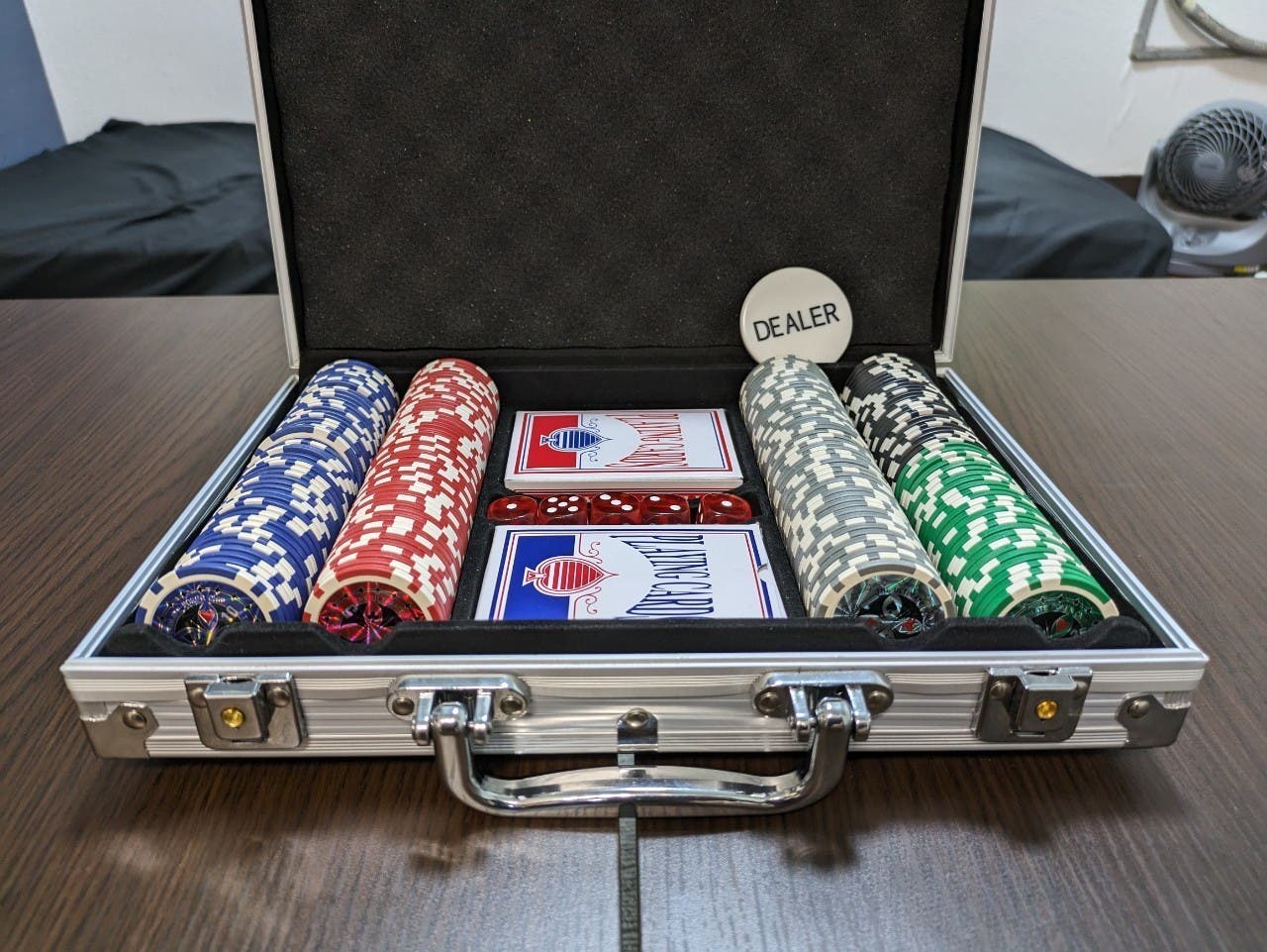 BRUNO飲み会🍺シャワー🚿映画見放題🤩高速Wifi🥺卓球🏓ビリヤード🎱24時間営業✨ツイスター✨伏見駅徒歩4分✨の写真12