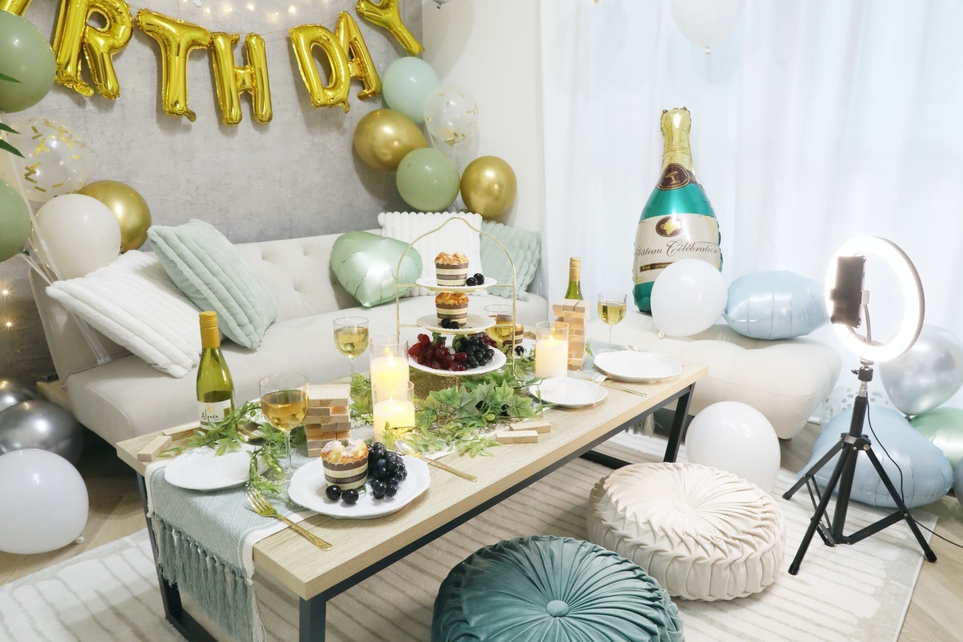 【話題の映え空間🌿】MARO船橋｜駅チカ5分🚃推し活🎬女子会🎂誕生日🎉65型TV完備✨の写真9