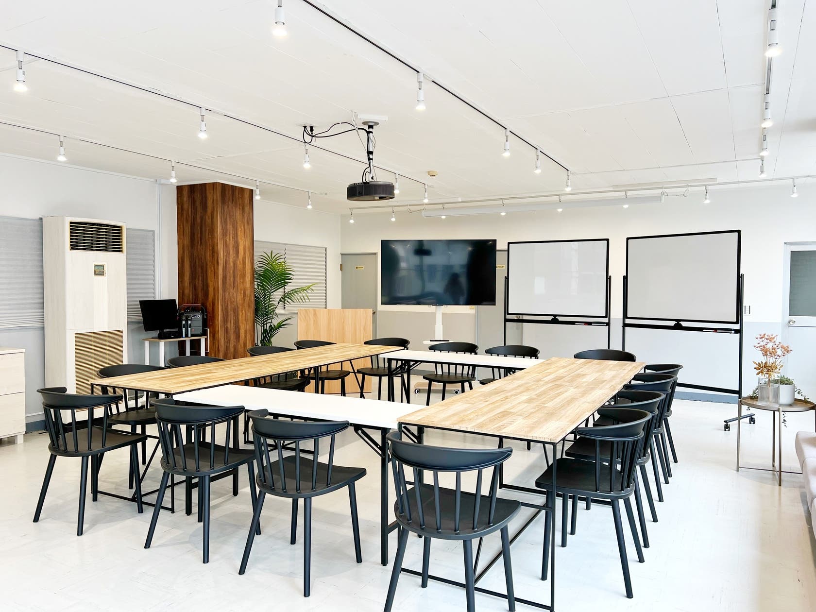 🎄クリスマス＆忘年会🥂神田駅1分🚶‍♂️最大48名🪑120㌅スクリーン＆65型モニター🎤24時間[26]の写真11