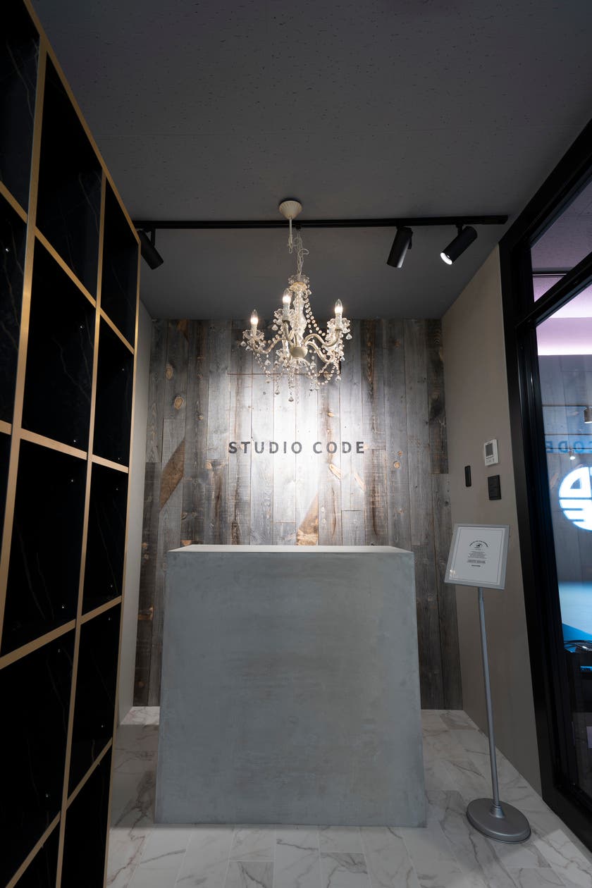 韓国から取寄せの照明でダンス練習や撮影・Live配信などに最適なスタジオの写真7