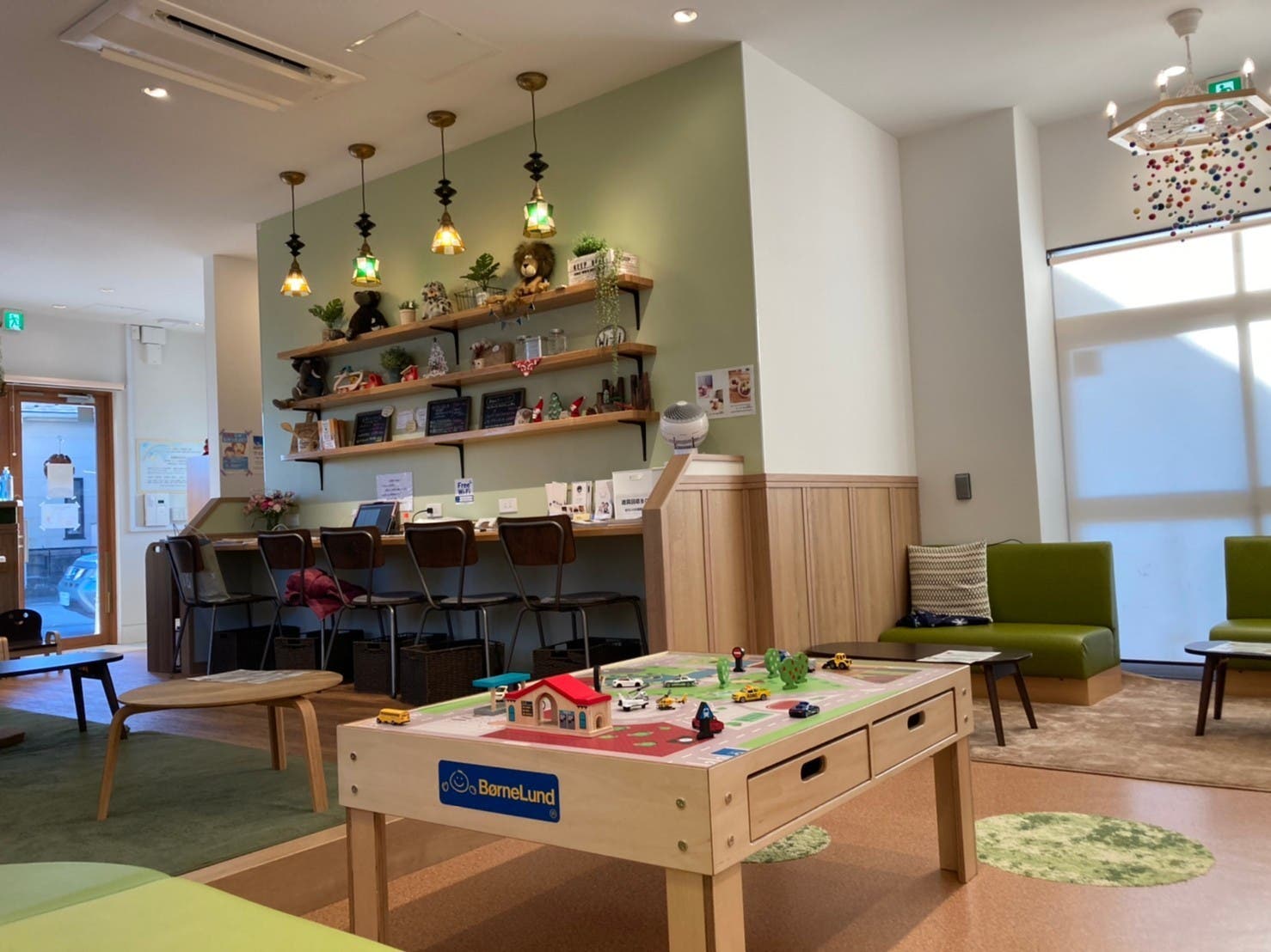 【あそび場フルスペック！】室内あそび場付きのオシャレな親子カフェ！の写真4