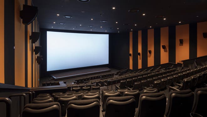 【松本スクリーン1】映画館がイベントスペースに♪発表会や総会、講演会、表彰式におすすめ!撮影や音楽イベントも歓迎!の写真1