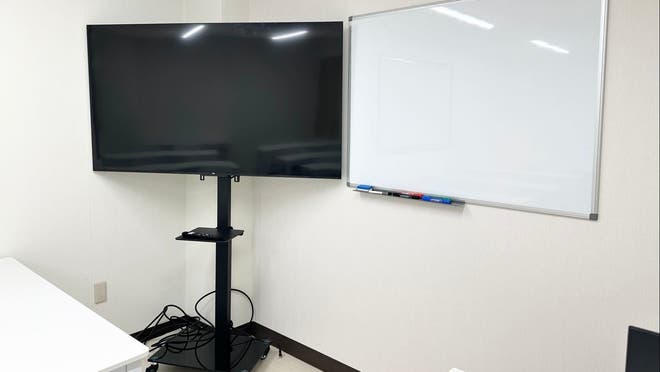 高田馬場平日 1,500円/1h★2A室、同ビル内に2部屋あり!最大16名着席でリーズナブルな貸会議室!の写真3