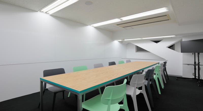 【関内駅直結のシェアオフィス・貸会議室】G Innovation Hub Yokohama ミーティングスペース1