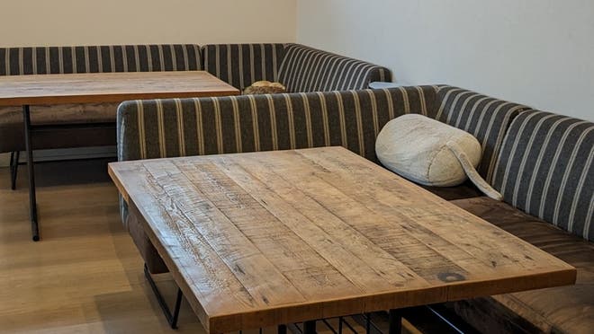 宜野湾市野嵩の住宅街にある隠れ家バー/完全個室/少人数の会議や打合わせ/Wi-Fi完備/YouTube撮影/ロケ撮影の写真3