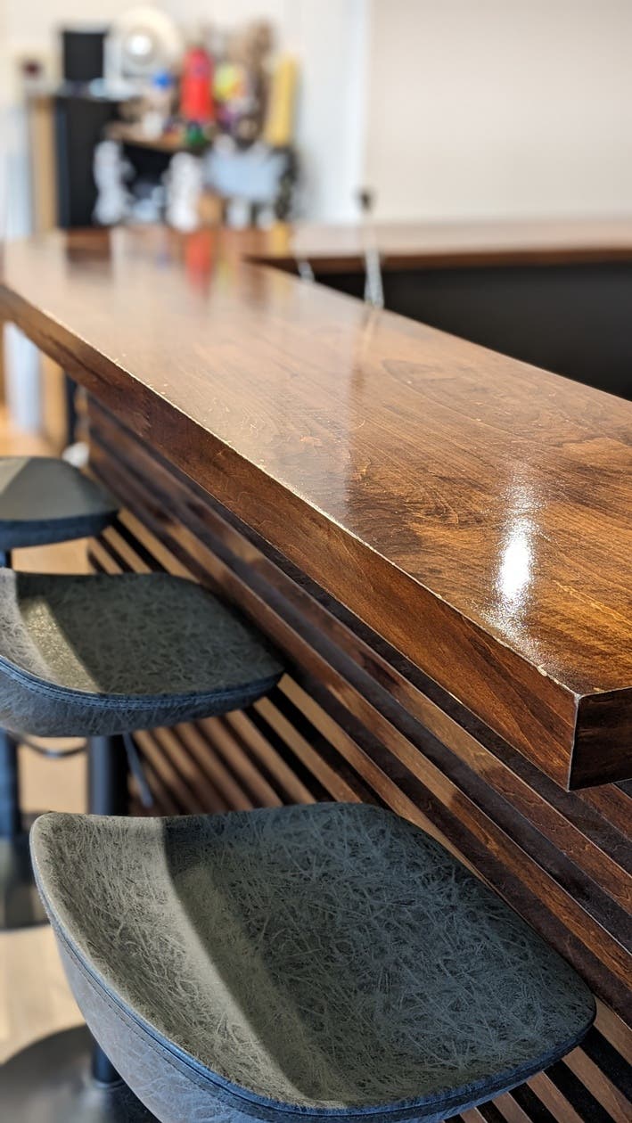 宜野湾市野嵩の住宅街にある隠れ家バー/完全個室/少人数の会議や打合わせ/Wi-Fi完備/YouTube撮影/ロケ撮影の写真5