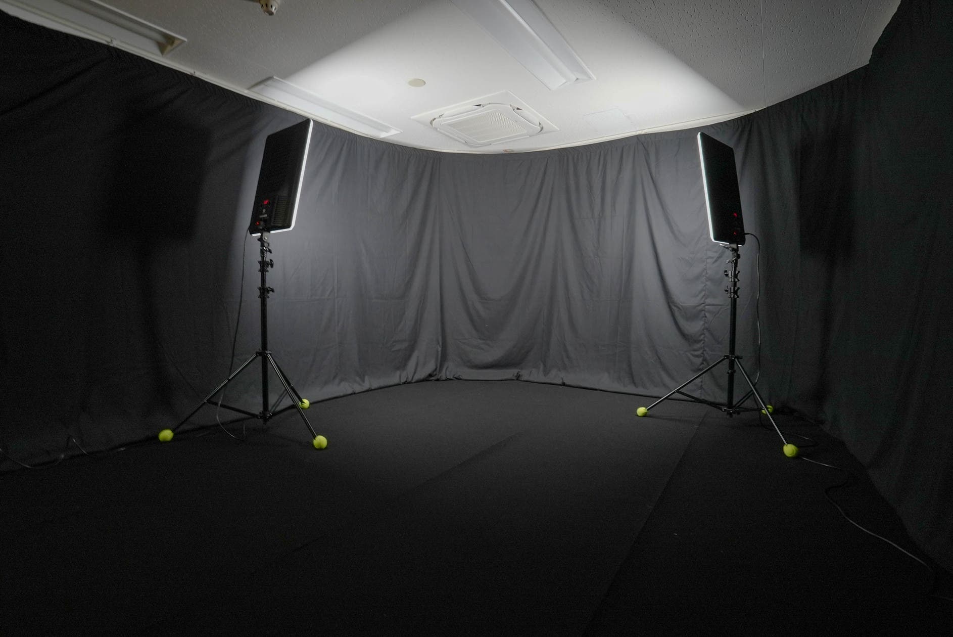 【博多駅】より700ｍ(徒歩8分)の好立地にあるR白ホリスタジオLOOP HAKATAです。の写真5