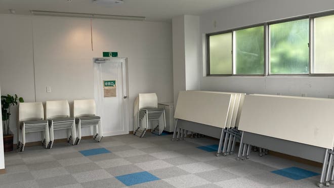 広々20人着席可能!お教室やお集まりなど用途多様!プロジェクター&スクリーンあり。の写真3