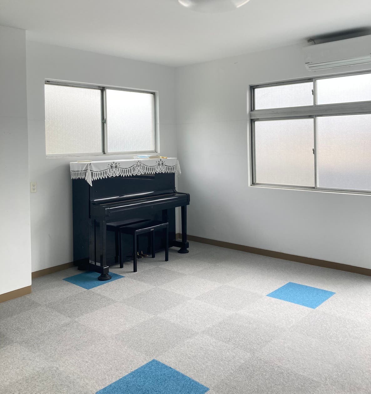 広々20人着席可能！お教室やお集まりなど用途多様！プロジェクター＆スクリーンあり。の写真5