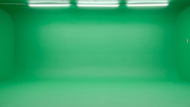 【大阪/京橋駅近】白背景紙、グリーンバック、黒バック、照明エフェクト、プロジェクターなど様々な撮影ができるホリゾント撮影スタジオの写真3