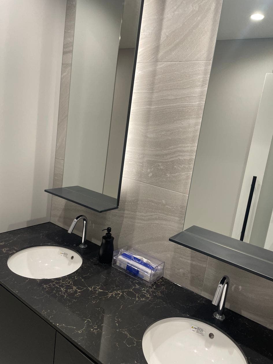 【浜松町駅5分】120人収容可能、交流会/ セミナー/パーティー、大型会議室/テレブース3室/ WiFi完備の写真10