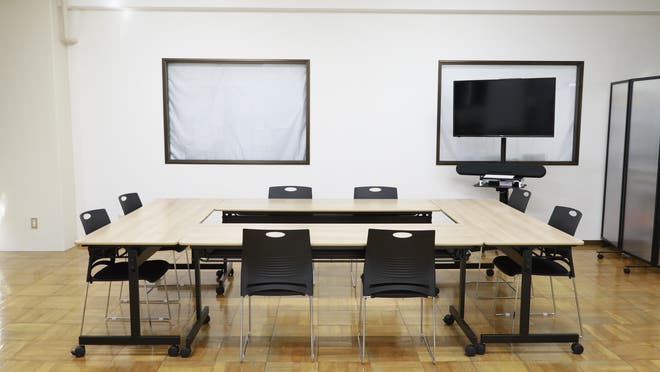 【宇都宮駅より車で5分】🎊最大30名利用可!広々70㎡✨駐車場10台以上有り✨バス停徒歩10秒でアクセス◎のマルチ会議室の写真4