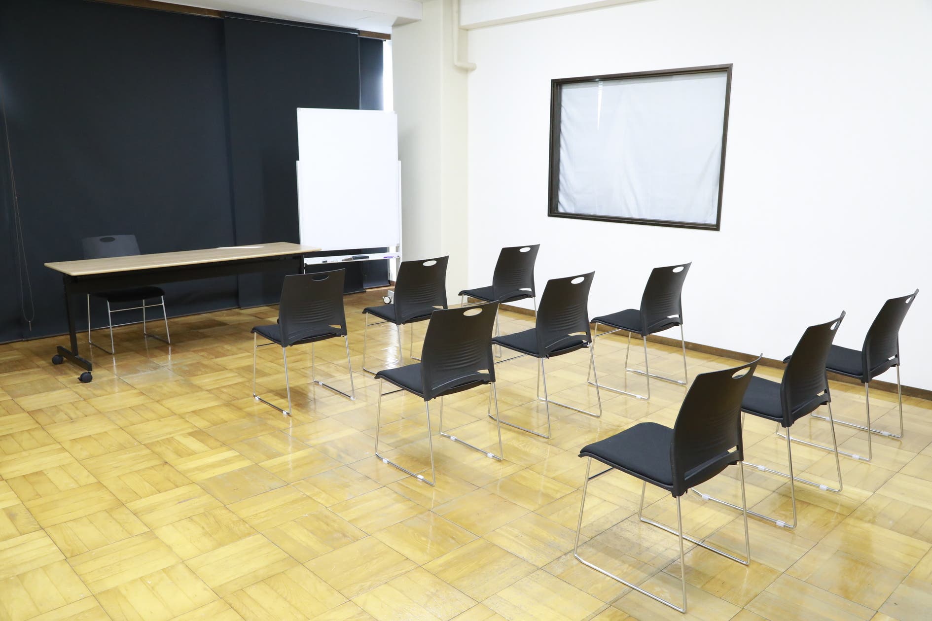 【宇都宮駅より車で5分】🎊最大30名利用可！広々70㎡✨駐車場10台以上有り✨バス停徒歩10秒でアクセス◎のマルチ会議室の写真7