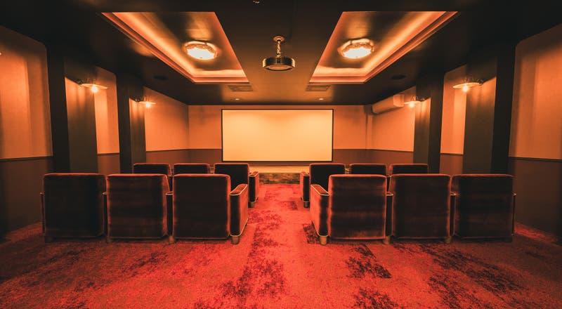 【シネマスタジオ】in Booty東京　🎬映画鑑賞・上映会にお勧め🎬レトロなシアターセット！