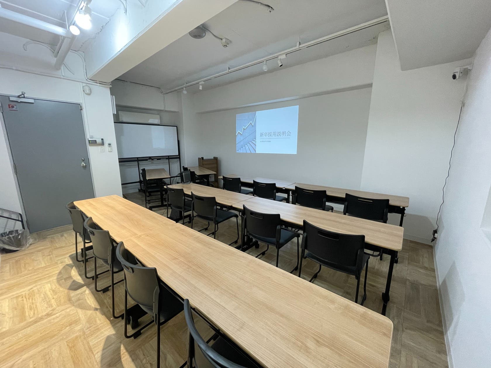 【新大阪駅徒歩5分】ゲスト満足◎研修やセミナーも♪完全個室/オフィスビル/レイアウト自由/男女別トイレの写真10