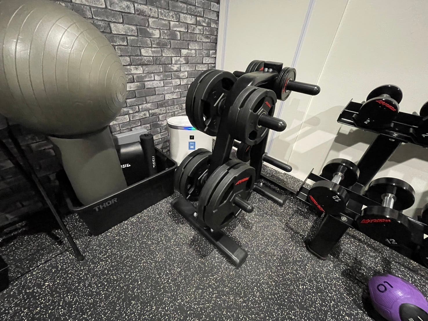 【ハコジム森小路店ルーム3】フリーウェイト中心の個室プライベートジム！人の目を気にせずフリーウェイトトレーニングをしよう！の写真7