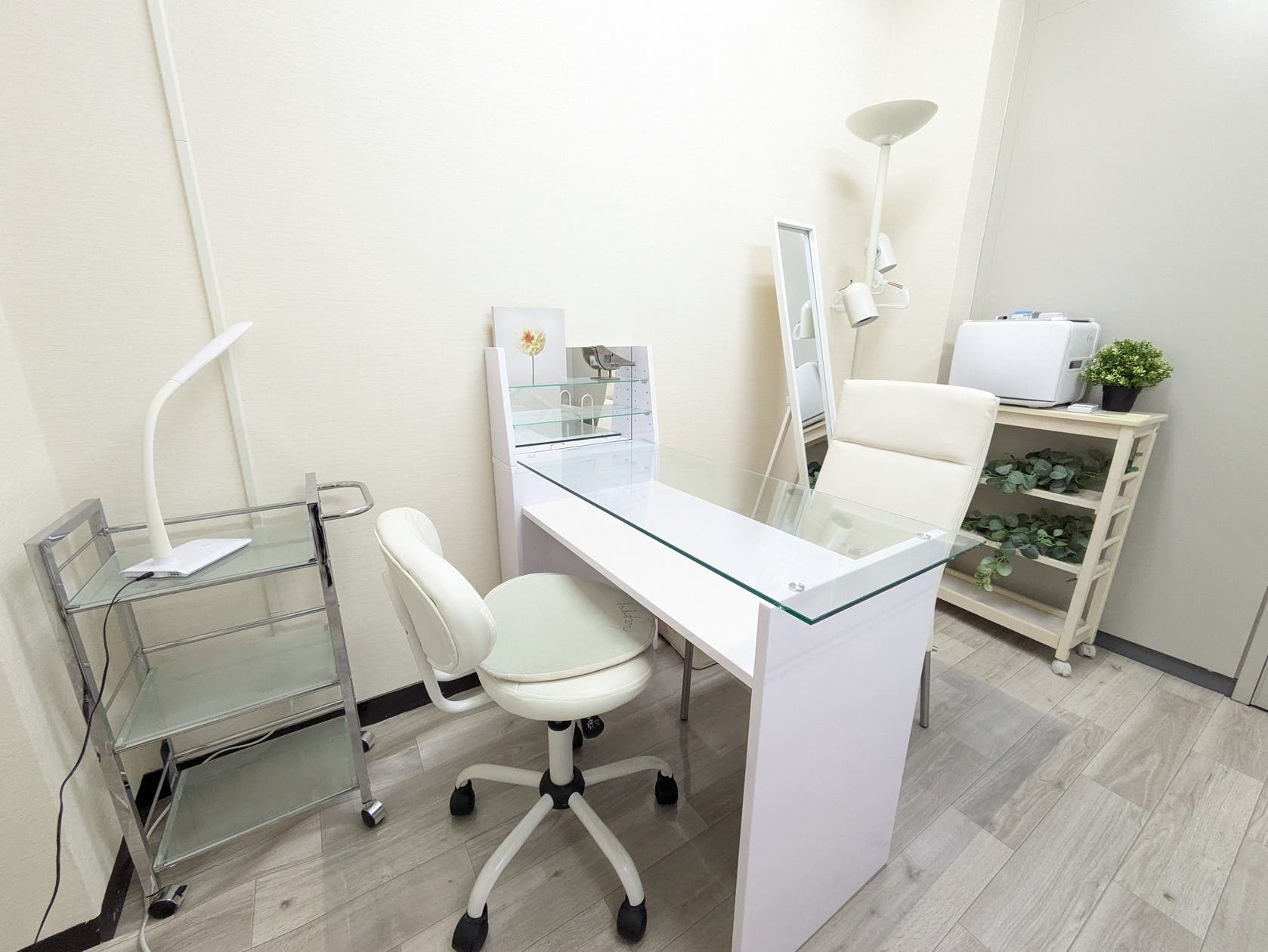 広瀬通 3階3-J【レンタルサロンB】ネイルの施術・練習・レッスンなど幅広く利用可💅 1ブース　1名～2名様⁡までの写真5