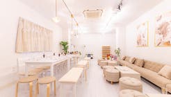 普段とは違う雰囲気で🌿広々空間を貸切🍷24H⭐毎回清掃🧹120㌅大画面プロジェクターで動画・ゲーム🎦スマホ・PC投影💻の写真3