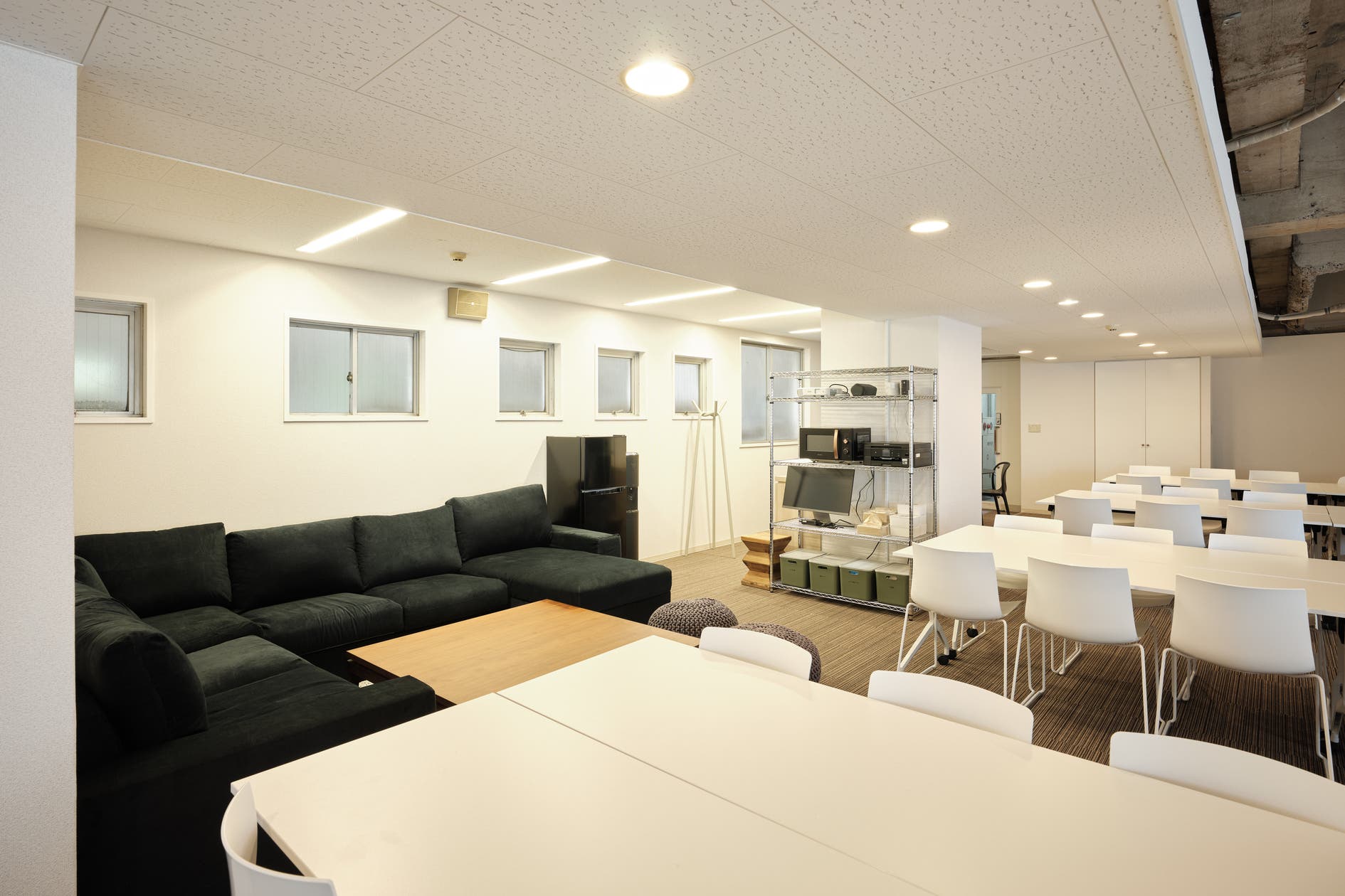 表参道駅徒歩1分の好立地。質の高いデザイナーズ家具を用意した最大124名用スペース。の写真9