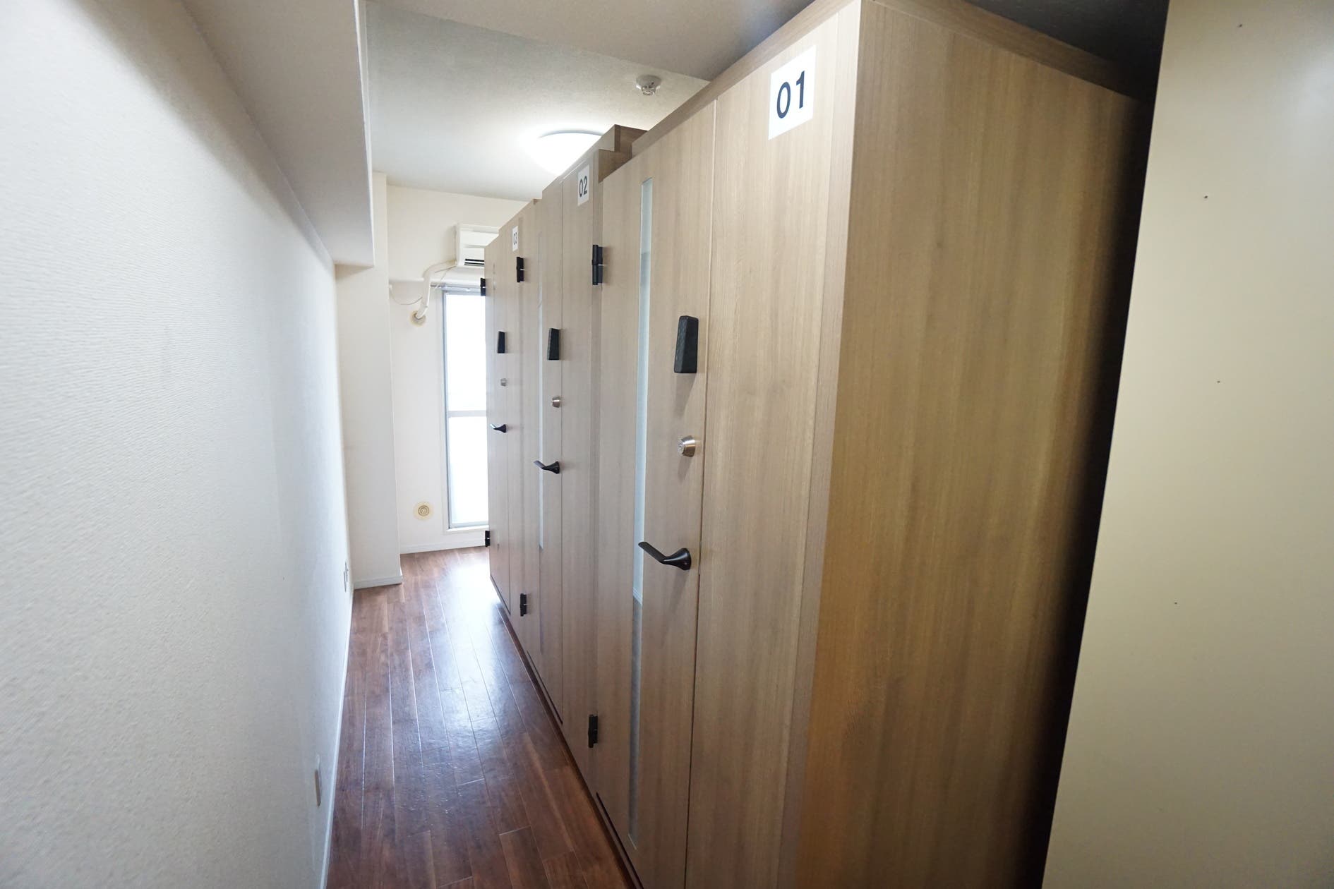 ＜ワークブース桜木町No.3＞地下鉄桜木町駅南2A出口すぐ！1人用個室🚪光回線Wi-Fi📶モニター🖥電源🔌テレワーク/面接の写真5