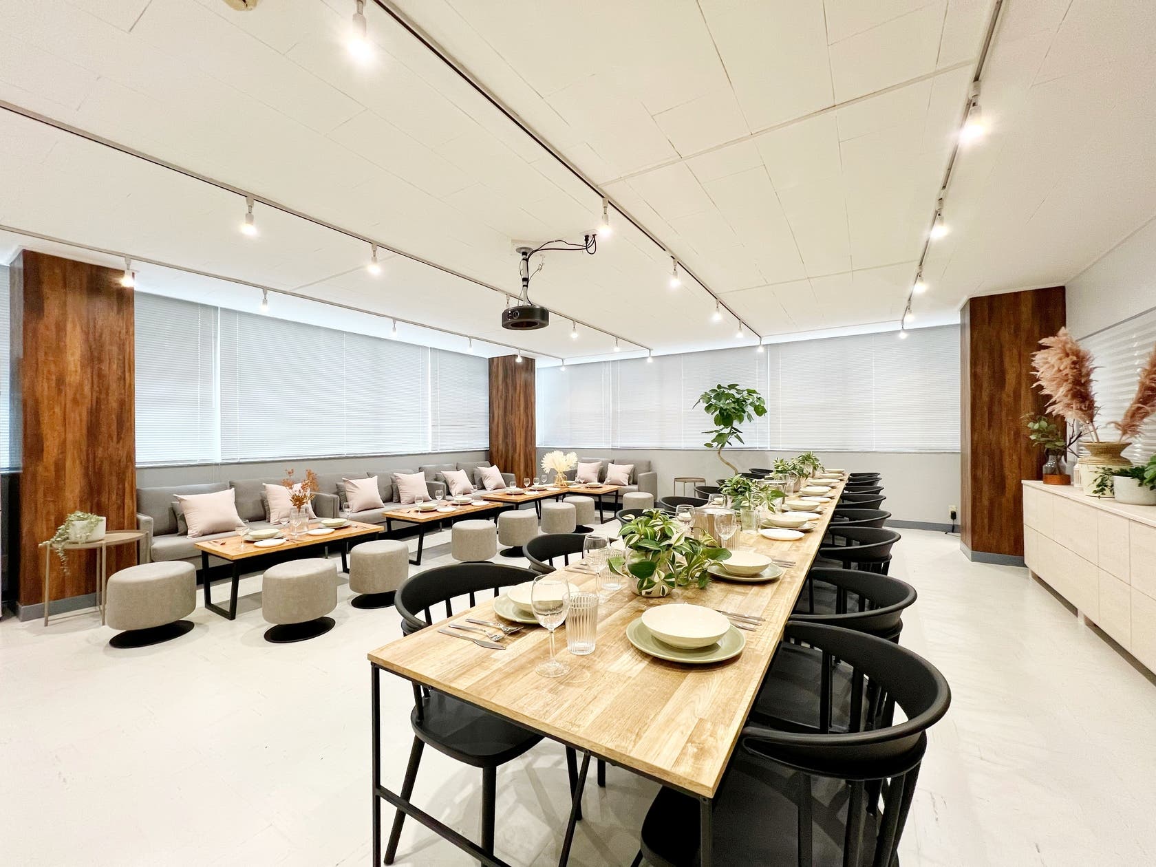 🎄クリスマス＆忘年会🥂神田駅1分🚶‍♂️最大48名🪑120㌅スクリーン＆65型モニター🎤24時間[26]の写真5