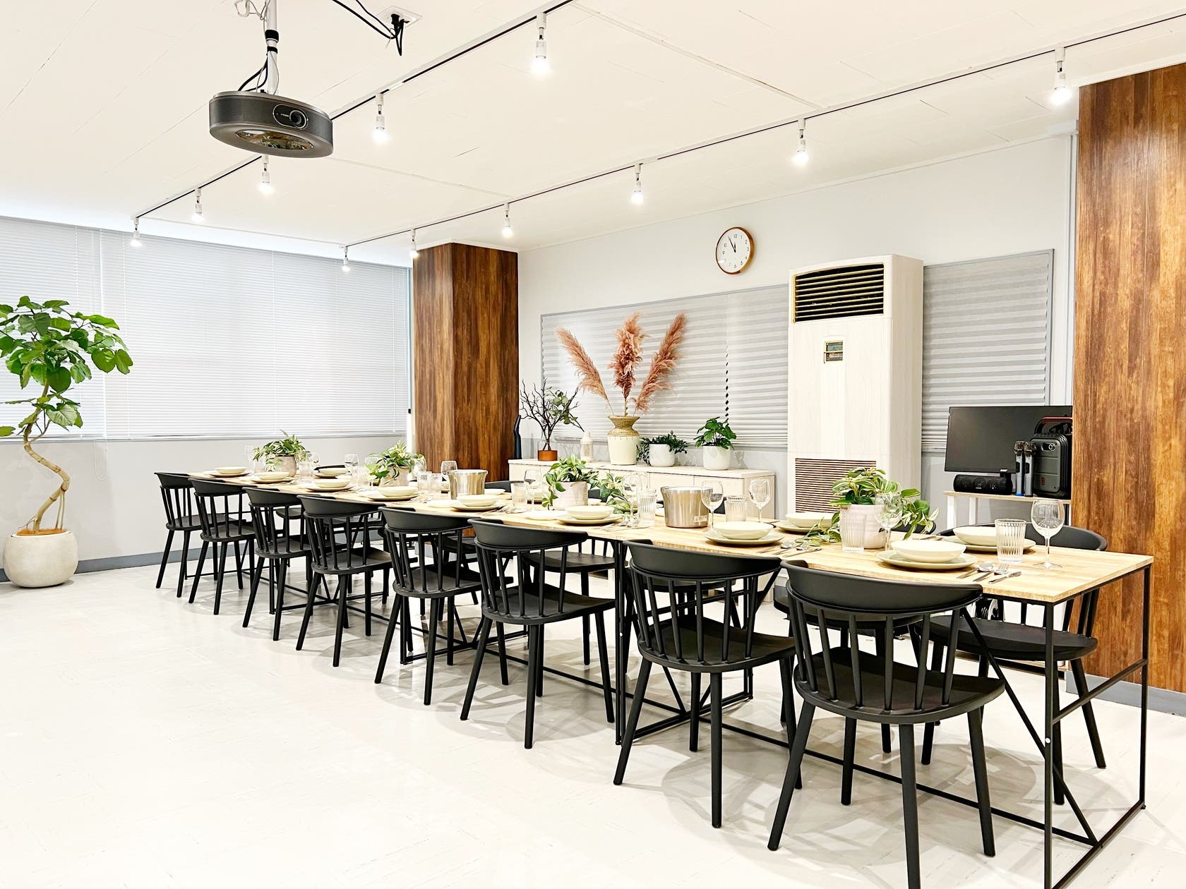 🎄クリスマス＆忘年会🥂神田駅1分🚶‍♂️最大48名🪑120㌅スクリーン＆65型モニター🎤24時間[26]の写真7