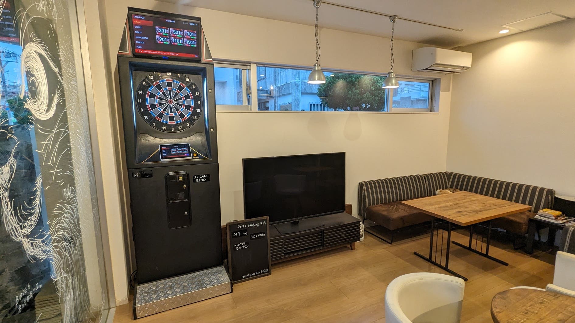 宜野湾市野嵩の住宅街にある隠れ家バー/完全個室/少人数の会議や打合わせ/Wi-Fi完備/YouTube撮影/ロケ撮影の写真8