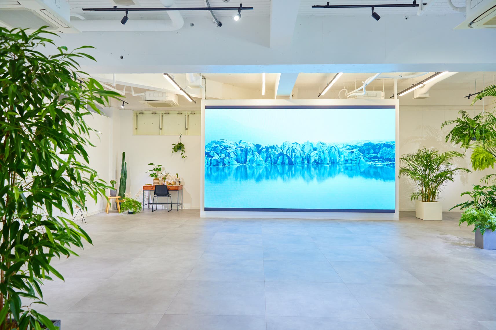 南青山3丁目 / 表参道　大型LEDウォールスクリーンが設置されているレンタルスタジオの写真7