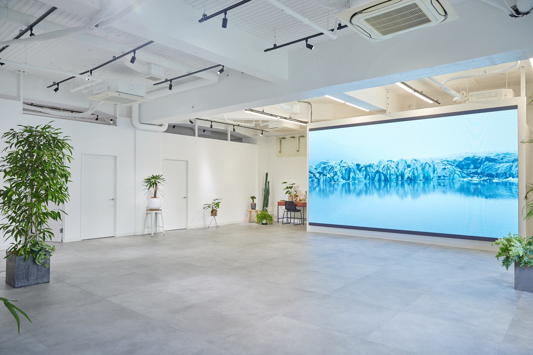 南青山3丁目 / 表参道　大型LEDウォールスクリーンが設置されているレンタルスタジオの写真9