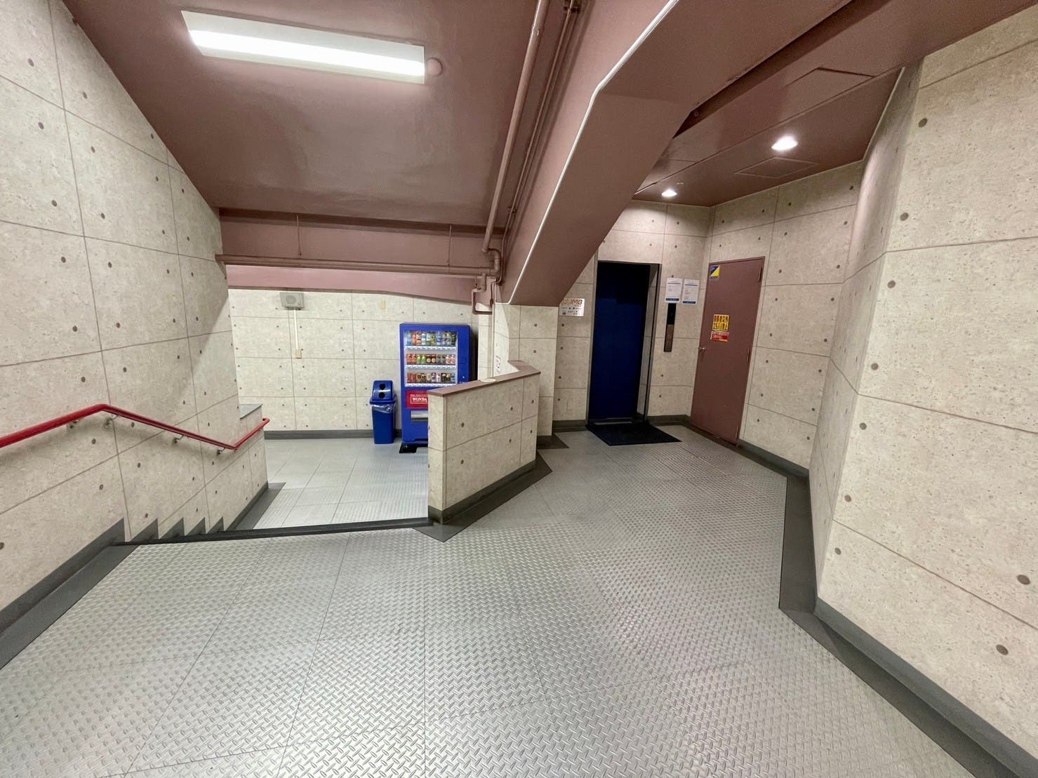 512【赤羽駅徒歩3分】8時〜23時までご利用可能！ 会議/セミナー/研修/面接/講習会に！の写真8