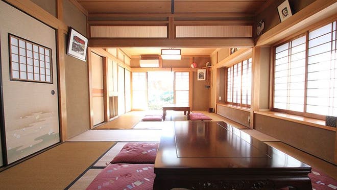 🏖 江ノ島駅徒歩5分🏠昭和風情の古民家貸切⚡キッチンルーム完備⚡コスプレ歓迎❗企業合宿✨テレワーク✨食事会/テレビ撮影などに❗の写真1